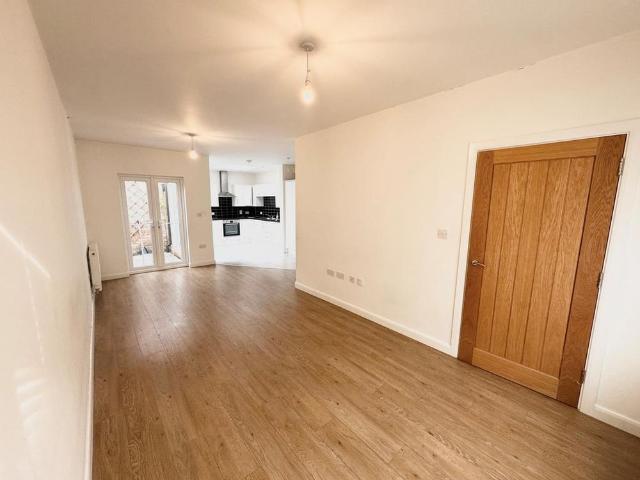 3 bedroom townhouse to rent