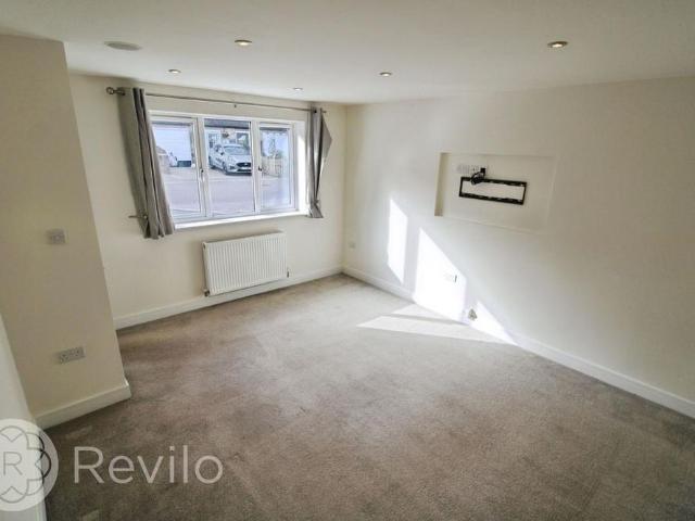3 bedroom townhouse to rent