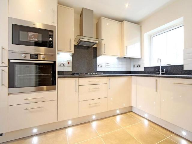 3 bedroom townhouse to rent