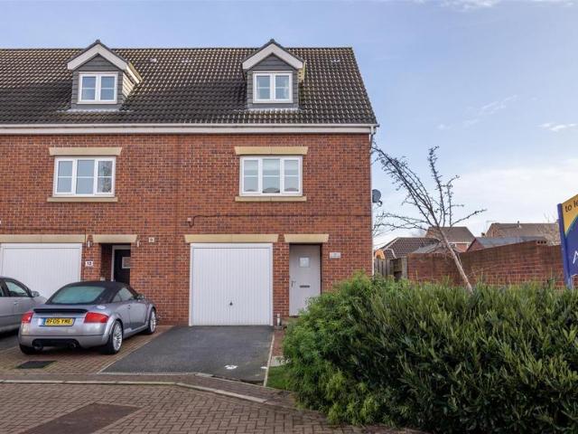 3 bedroom townhouse to rent
