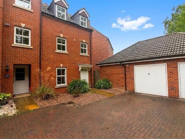 3 bedroom townhouse to rent