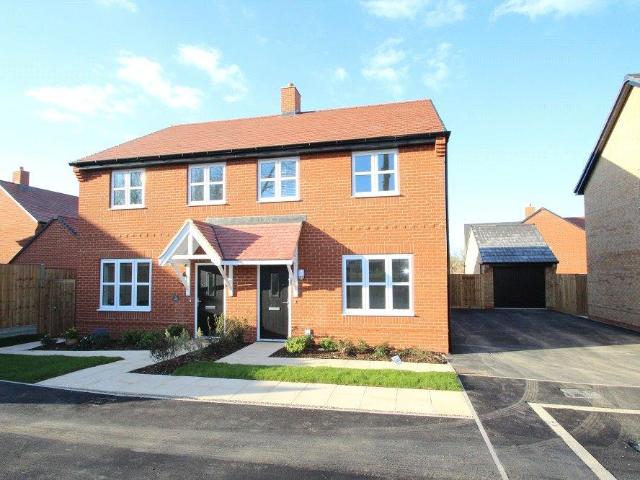 3 bedroom semi detached house to rent