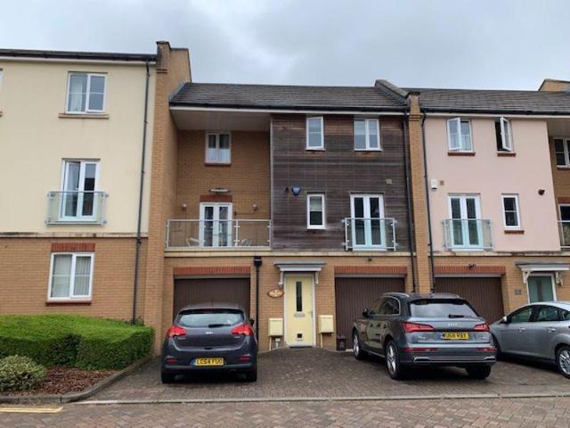3 bedroom townhouse to rent