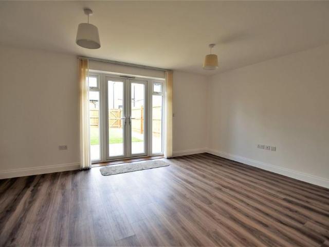 3 bedroom townhouse to rent