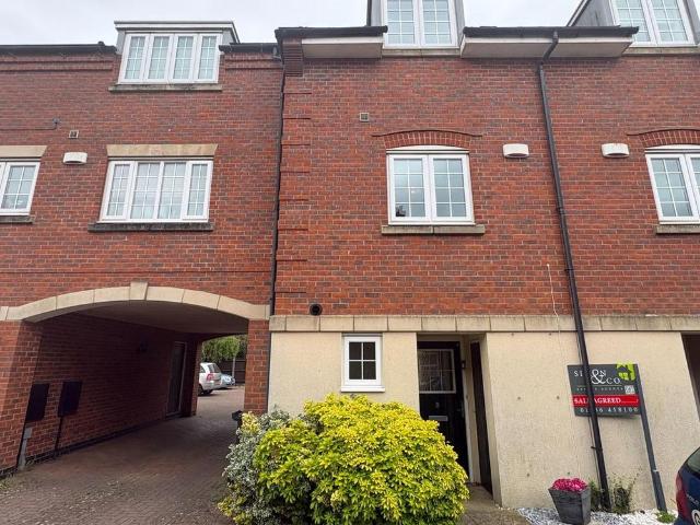3 bedroom townhouse to rent