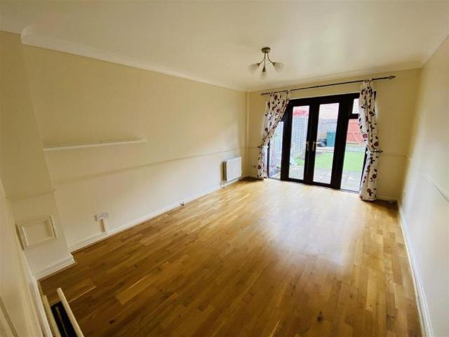 3 bedroom townhouse to rent