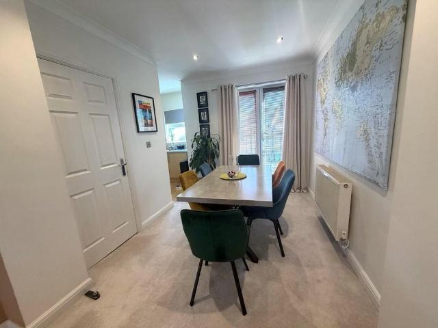 3 bedroom townhouse to rent