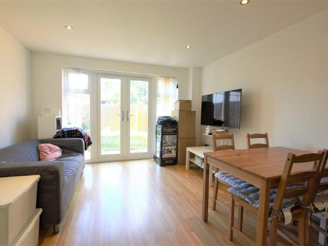 3 bedroom townhouse to rent