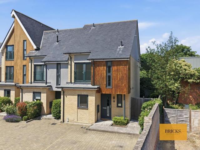 3 bedroom townhouse to rent