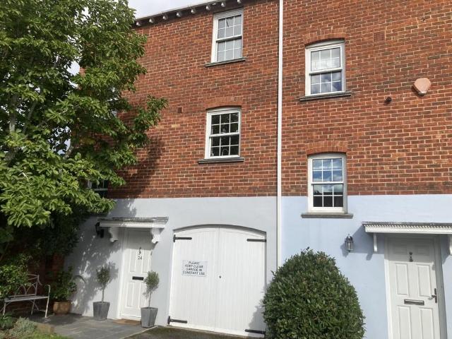 3 bedroom townhouse to rent