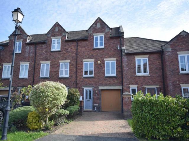 3 bedroom townhouse to rent