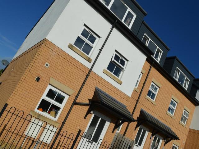 3 bedroom townhouse to rent