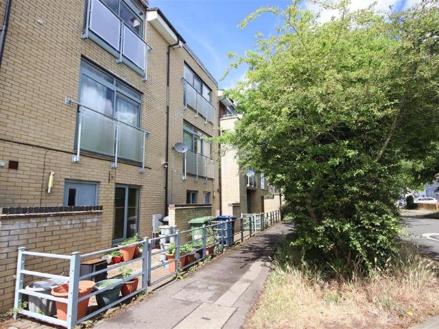3 bedroom townhouse to rent