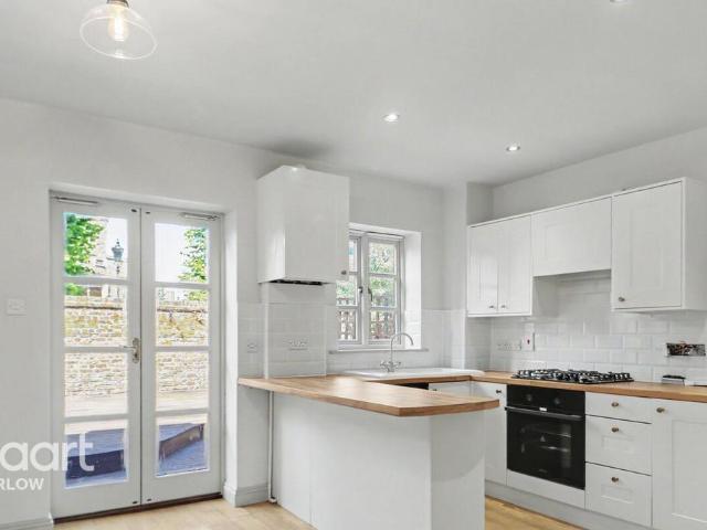 3 bedroom townhouse to rent