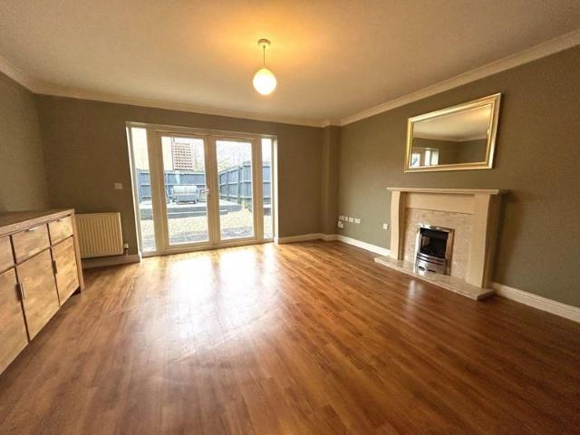 3 bedroom townhouse to rent