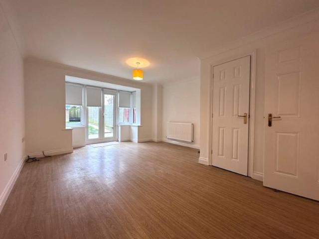 3 bedroom townhouse to rent