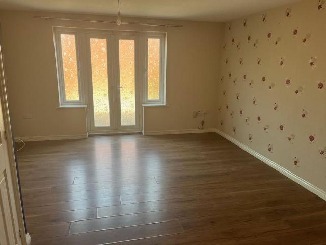 3 bedroom townhouse to rent