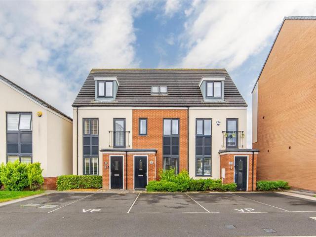 3 bedroom townhouse to rent