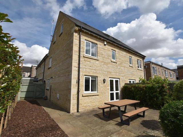 3 bedroom townhouse to rent