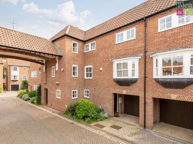 3 bedroom townhouse to rent