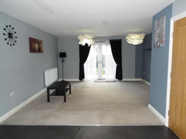 3 bedroom townhouse to rent