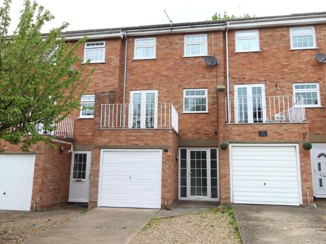 3 bedroom townhouse to rent