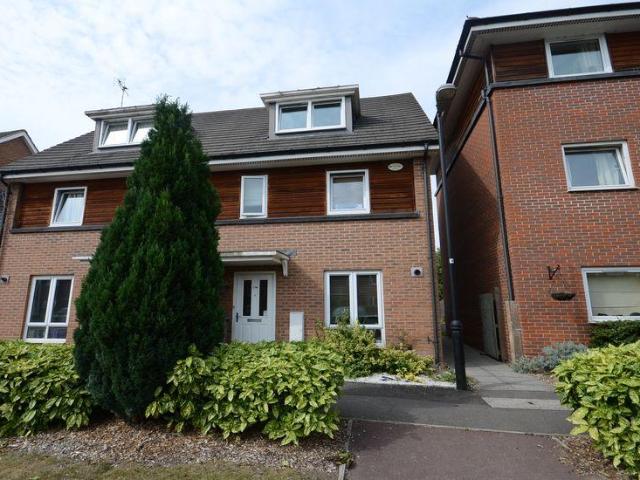 3 bedroom townhouse to rent