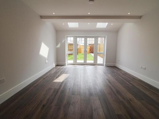 3 bedroom townhouse to rent