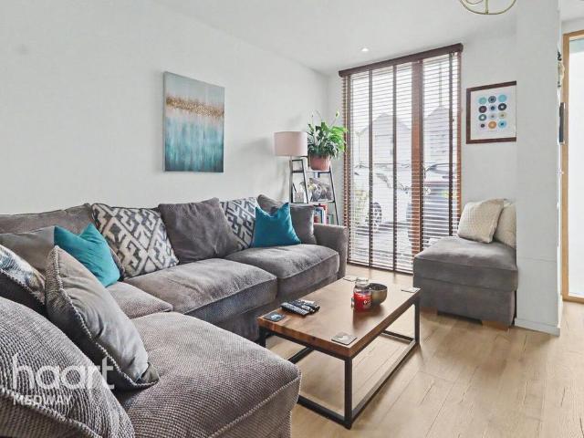 3 bedroom townhouse to rent