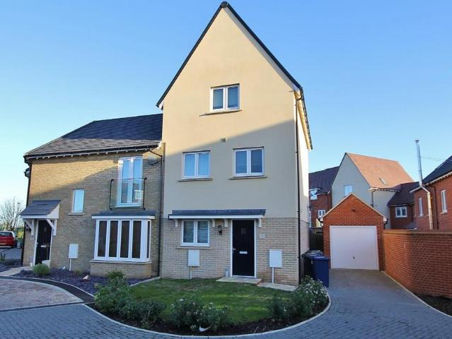 3 bedroom townhouse to rent