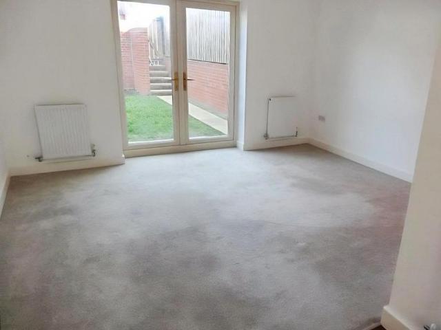 3 bedroom townhouse to rent