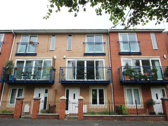 3 bedroom townhouse to rent