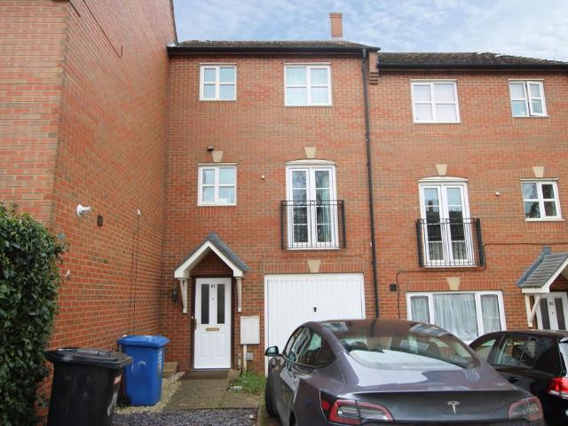 3 bedroom townhouse to rent