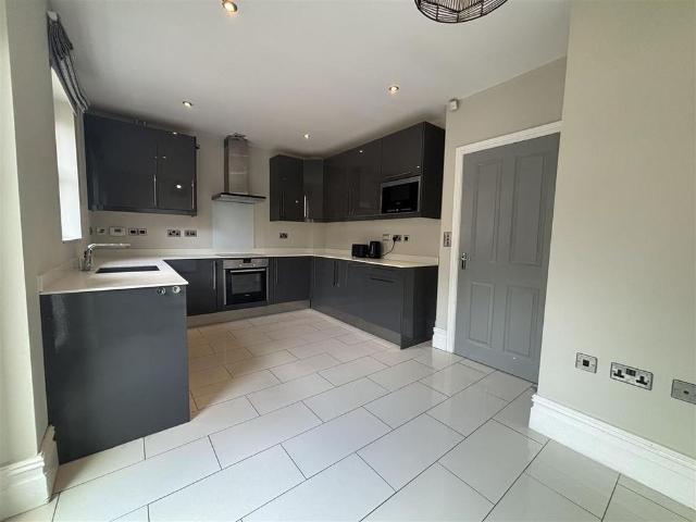 3 bedroom townhouse to rent