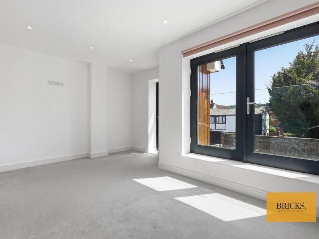 3 bedroom townhouse to rent