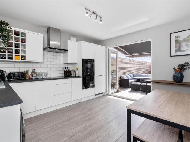 3 bedroom townhouse to rent