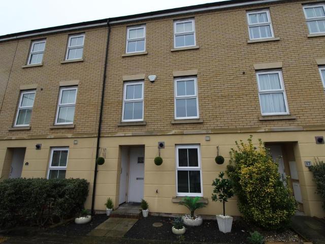 3 bedroom townhouse to rent