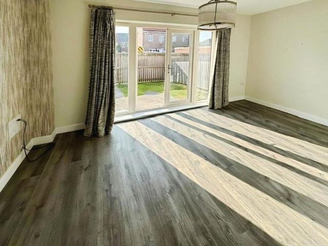 3 bedroom townhouse to rent