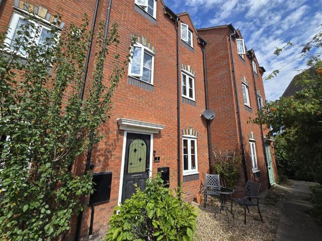 3 bedroom townhouse to rent