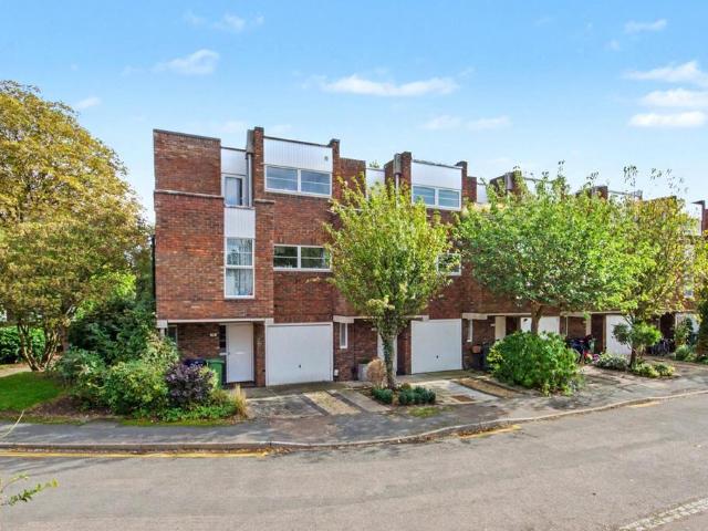 3 bedroom townhouse to rent