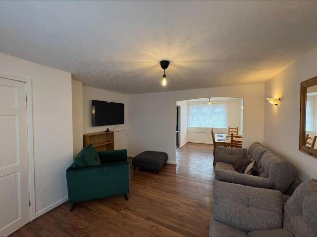 3 bedroom townhouse to rent