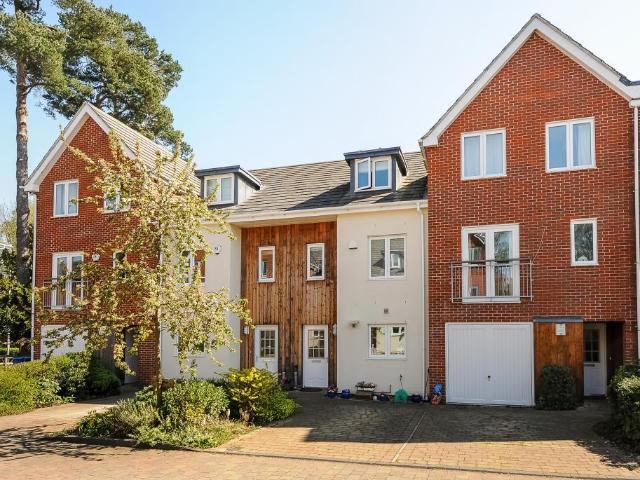 3 bedroom townhouse to rent