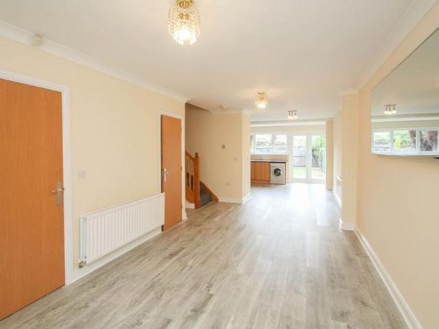 3 bedroom townhouse to rent