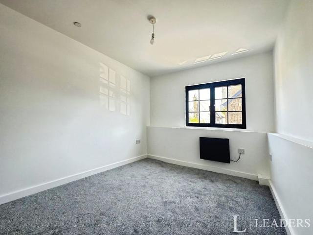 3 bedroom townhouse to rent Victoria Avenue, Southend on Sea, Essex, SS2