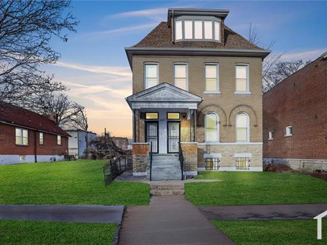 3 Bedroom Townhouse 3017 Keokuk St in Saint Louis, MO 63118 | AffordableHousing. Com
