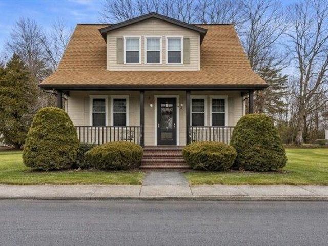 3 bedroom, Taunton MA 02780 102314186