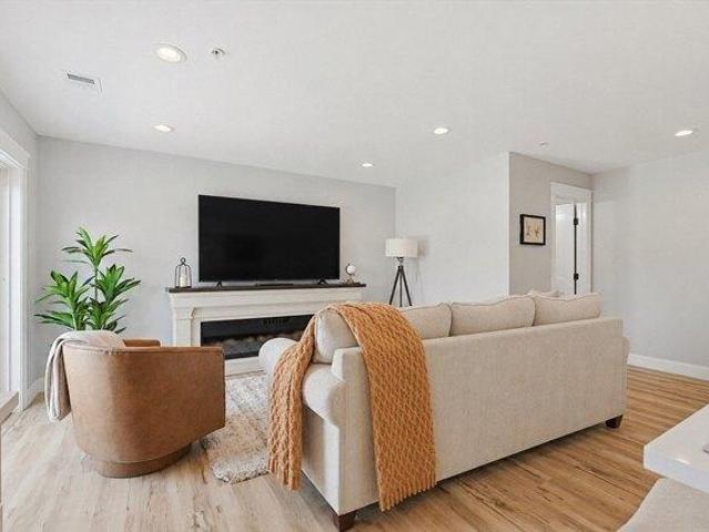 3 bedroom, Taunton MA 02780 105123540