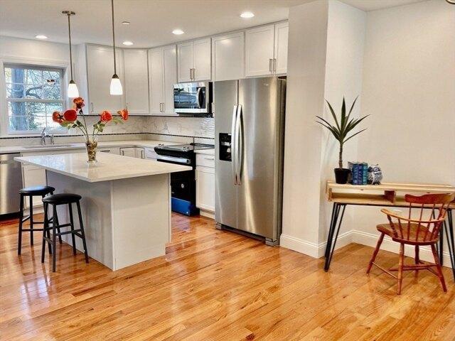 3 bedroom, Taunton MA 02780 LS102280285