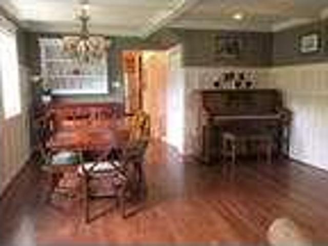 3 Bedroom Talkeetna house with private deck