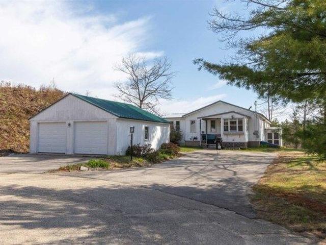 3 bedroom, Tamworth NH 03817 LS102373216